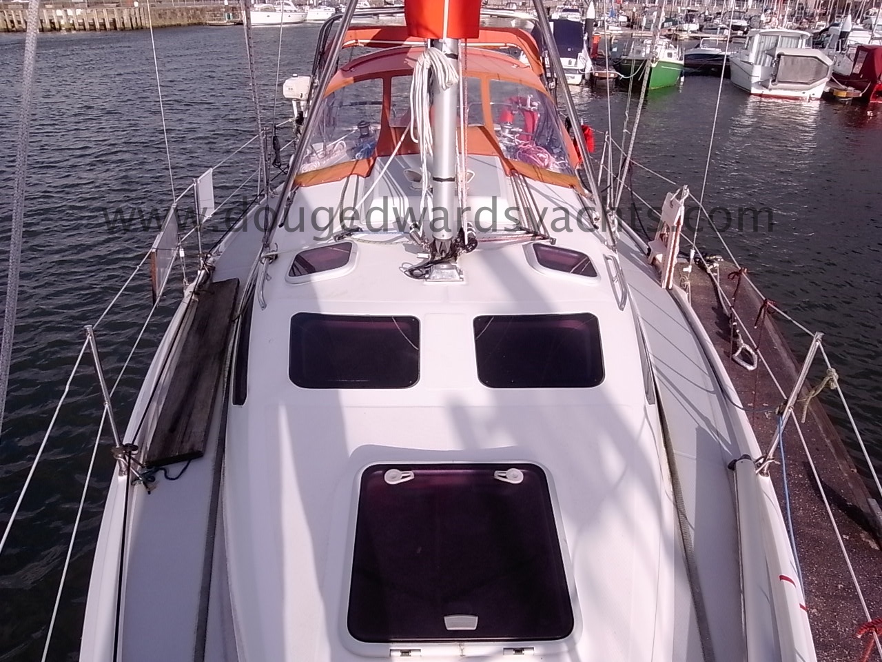 Hunter Legend 326 Bilge Keel – Doug Edwards Yachts