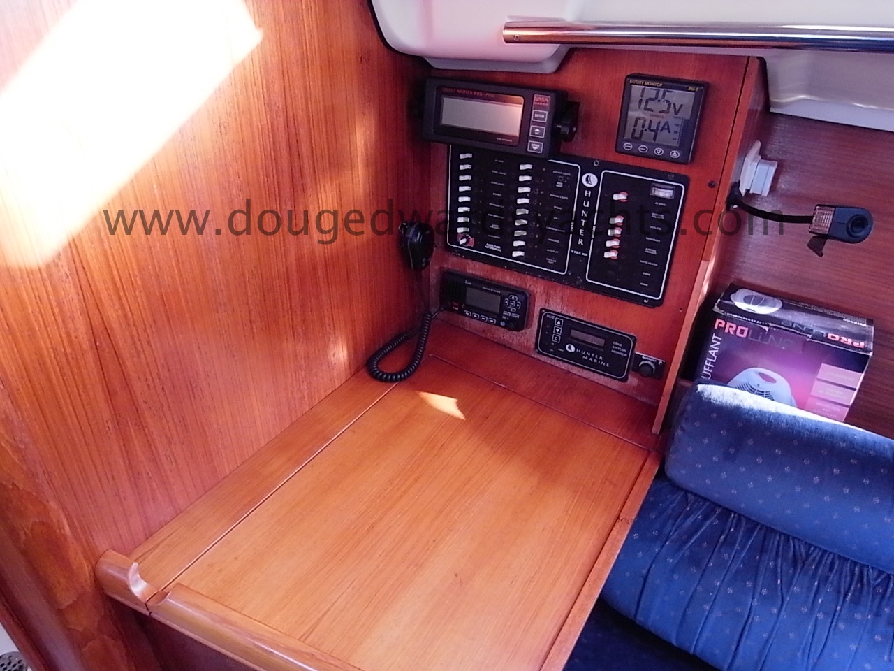 Hunter Legend 326 Bilge Keel – Doug Edwards Yachts