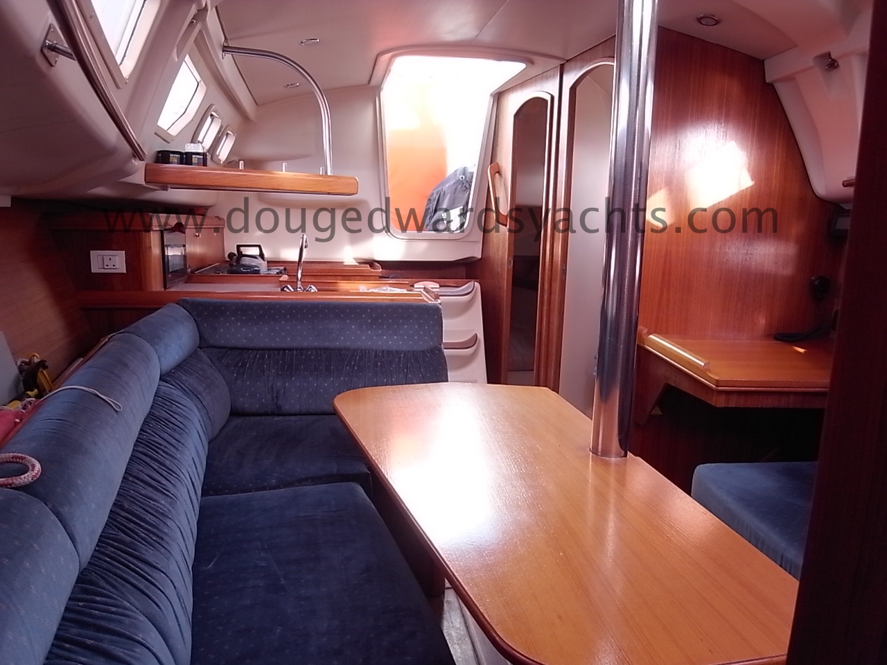 Hunter Legend 326 Bilge Keel – Doug Edwards Yachts