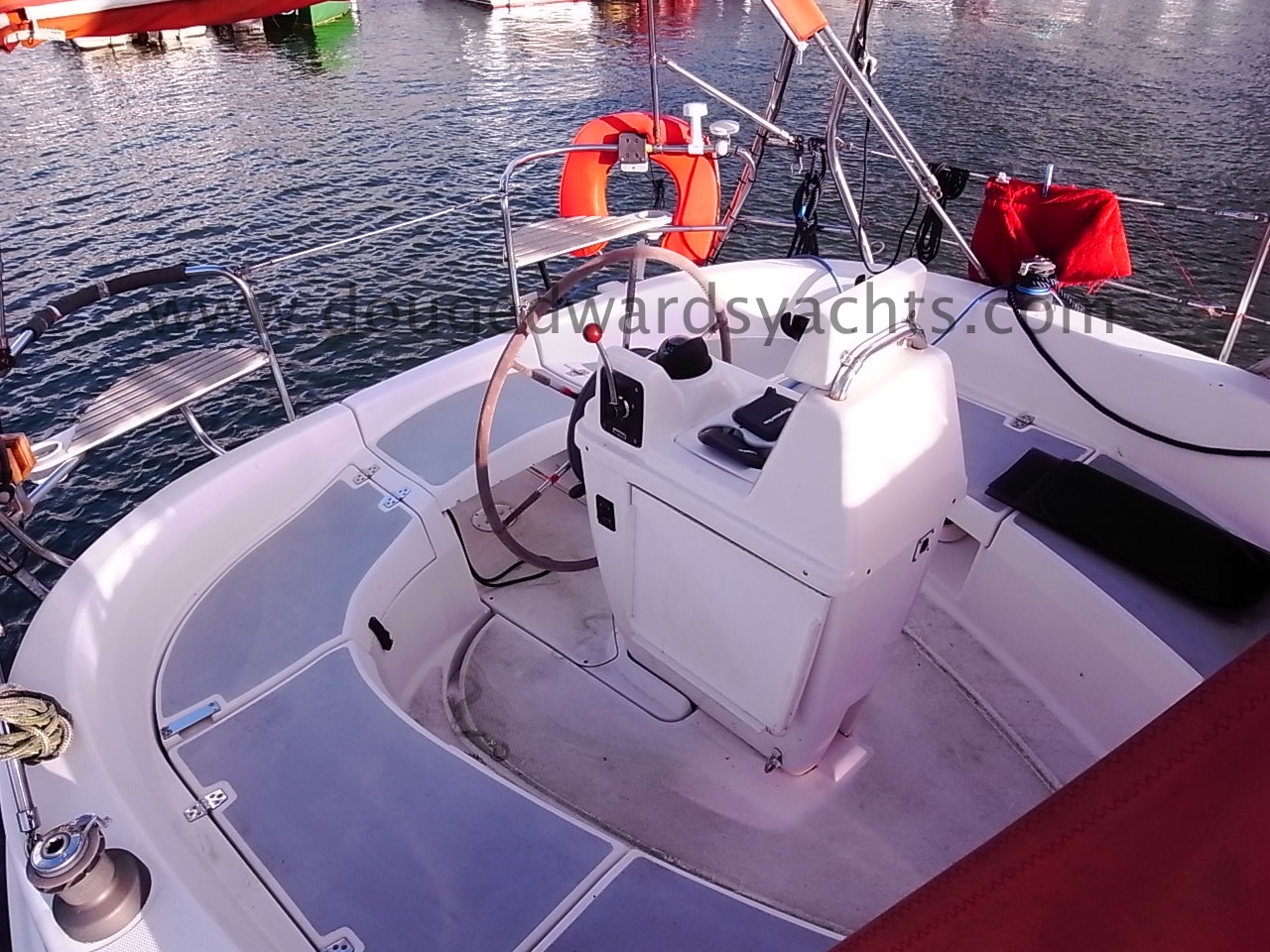 Hunter Legend 326 Bilge Keel – Doug Edwards Yachts