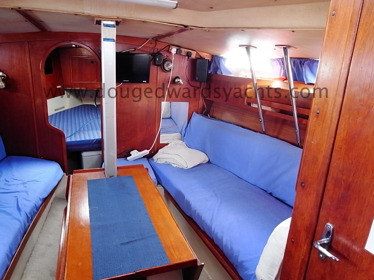 Maxi 95 Fin Keel – Doug Edwards Yachts