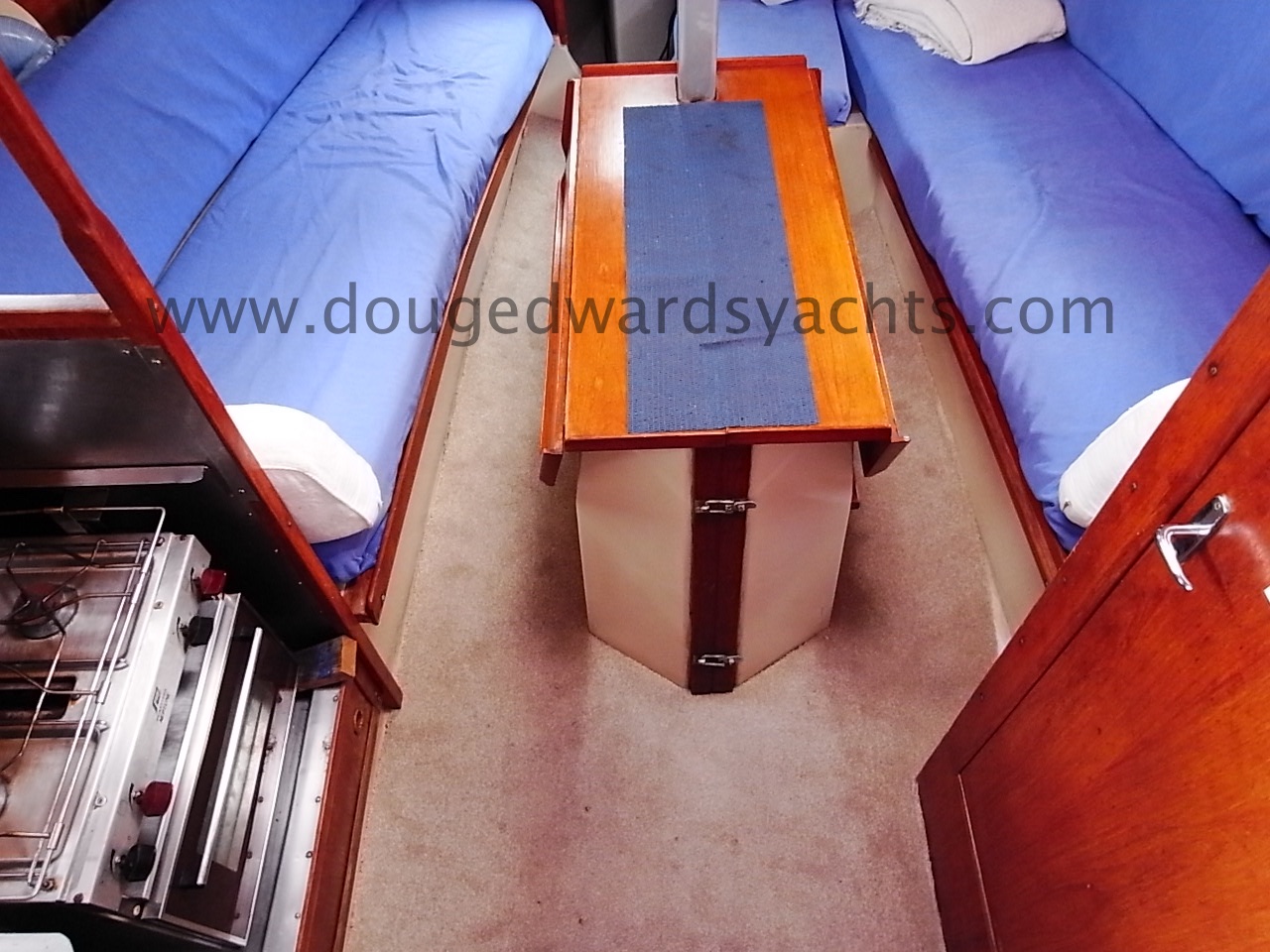 Maxi 95 Fin Keel – Doug Edwards Yachts
