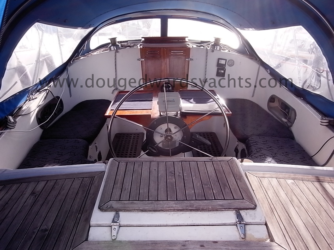 Maxi 95 Fin Keel – Doug Edwards Yachts
