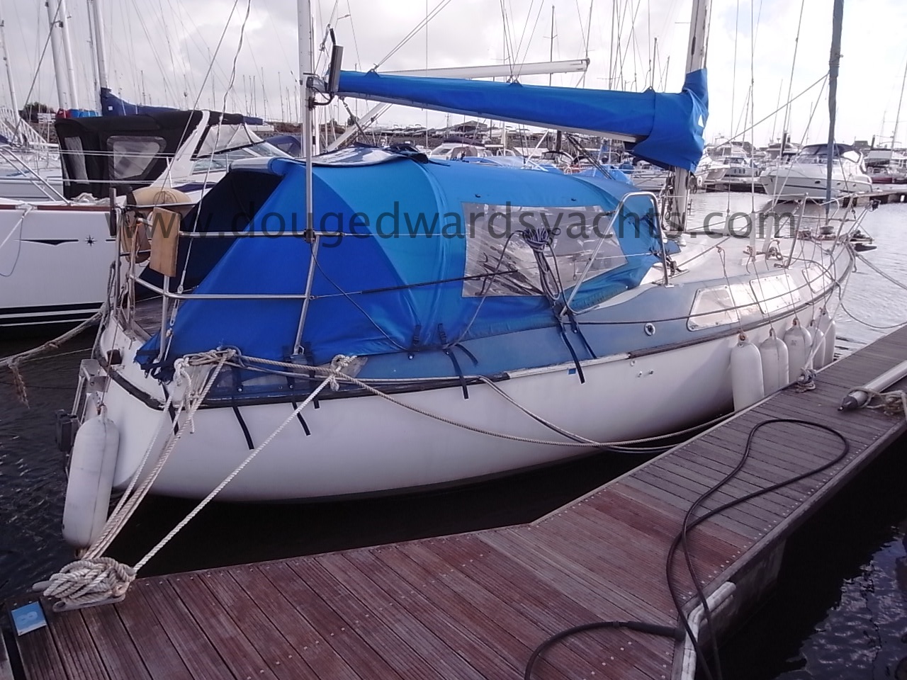 Maxi 95 Fin Keel – Doug Edwards Yachts