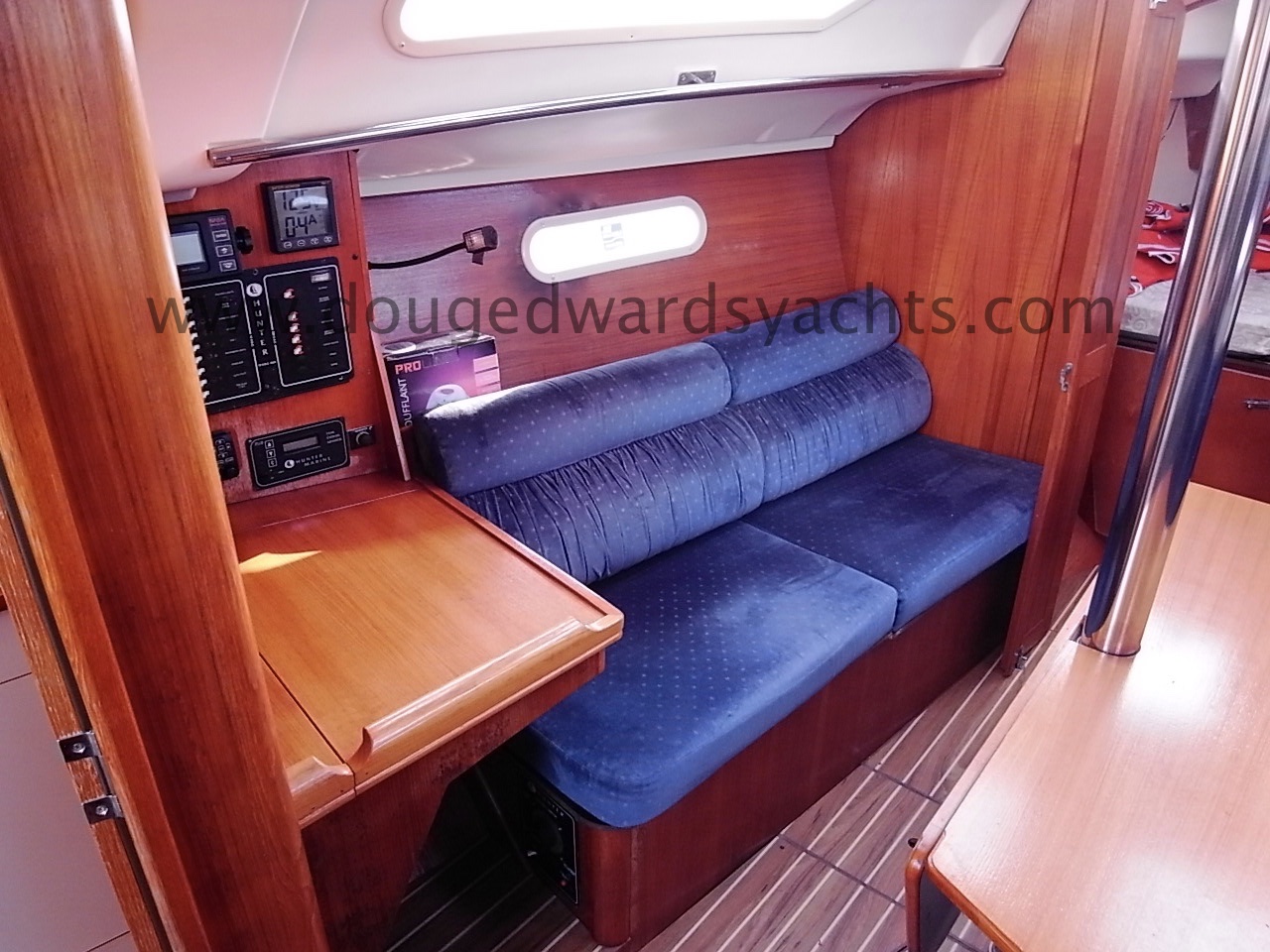 Hunter Legend 326 Bilge Keel – Doug Edwards Yachts
