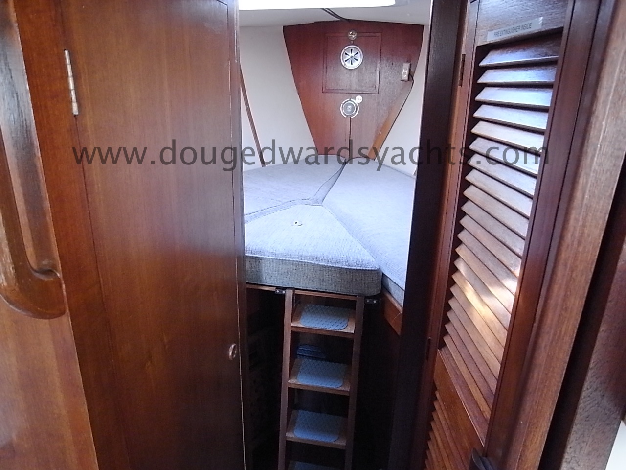 Fisher 25 Motor Sailer – Doug Edwards Yachts