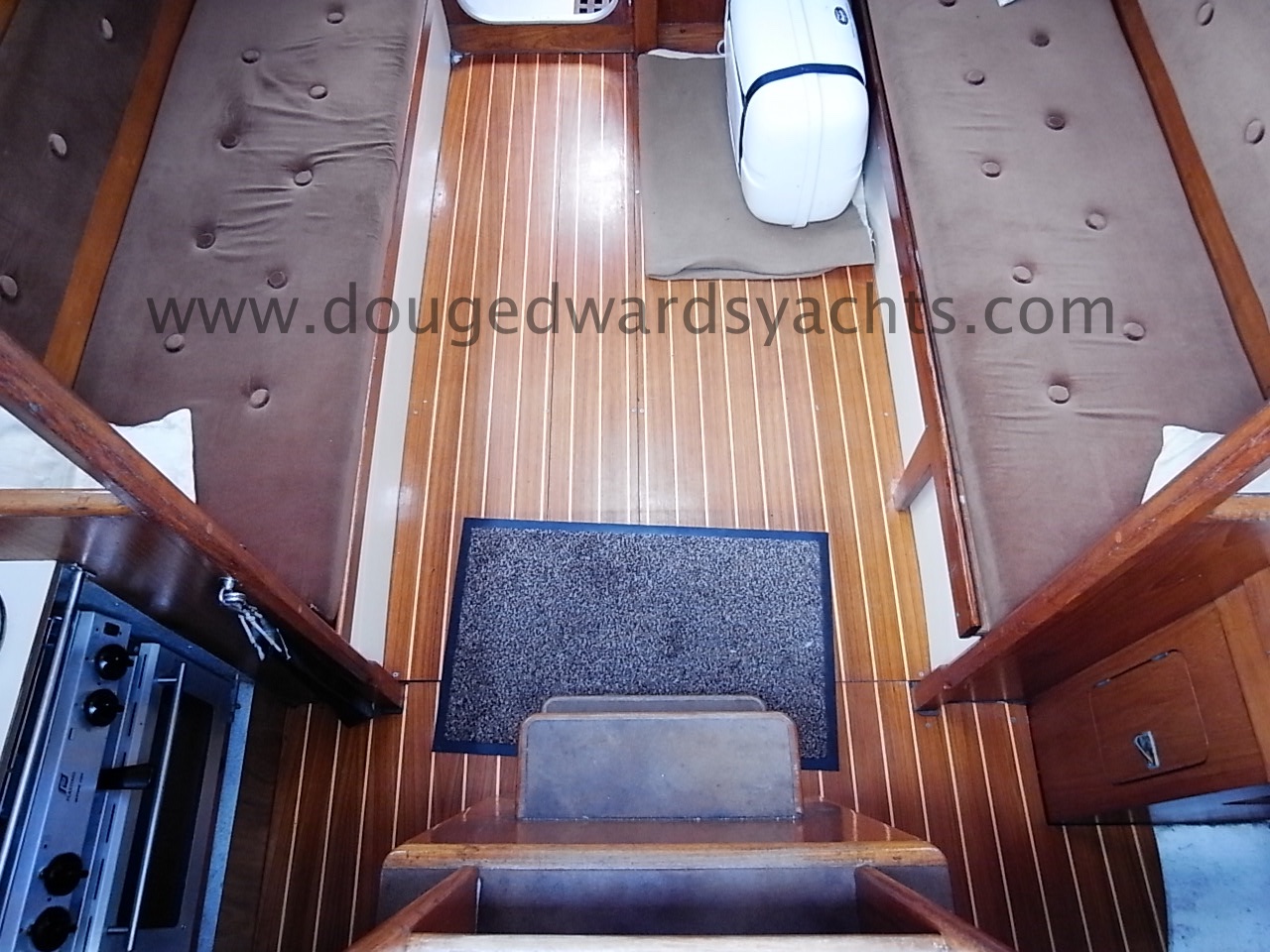 Moody 29 Bilge Keel – Doug Edwards Yachts