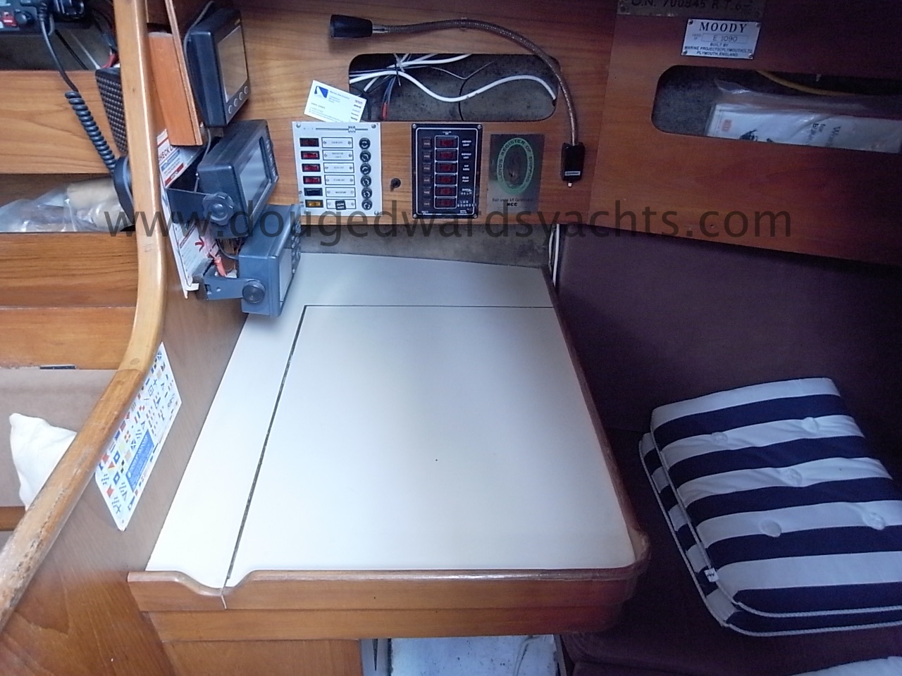 Moody 29 Bilge Keel – Doug Edwards Yachts