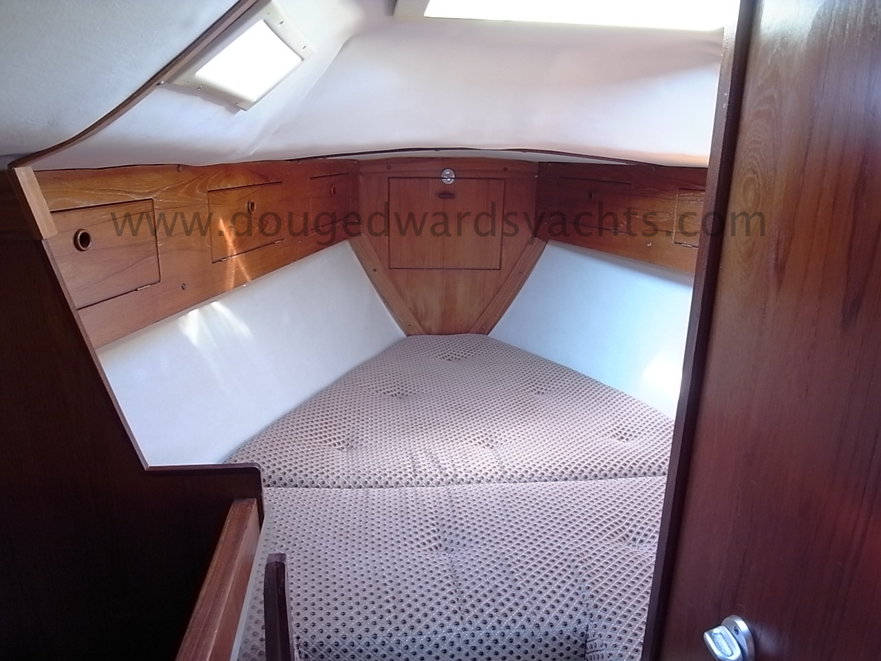 Mirage 2700 Bilge Keel – Doug Edwards Yachts