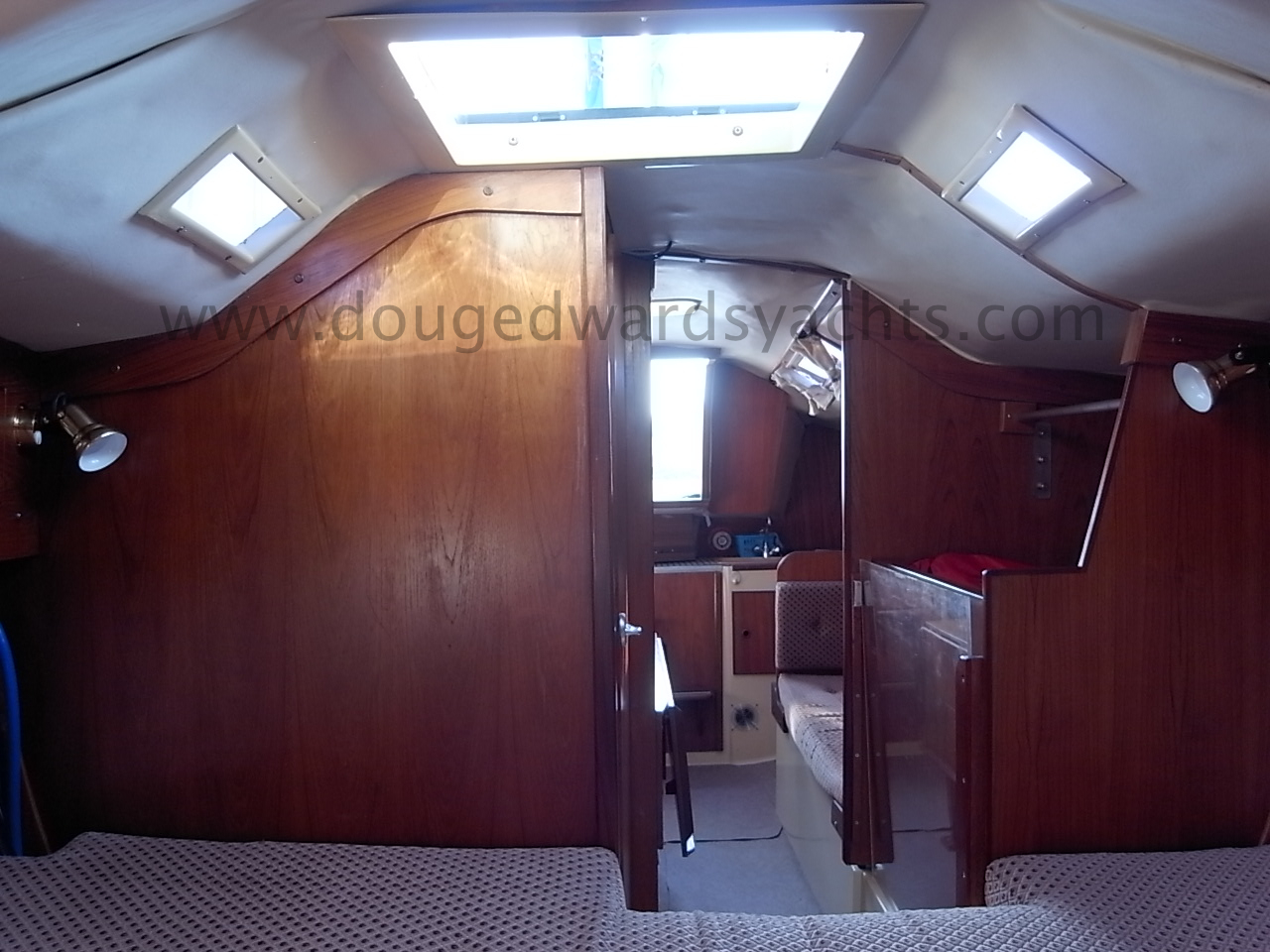 Mirage 2700 Bilge Keel – Doug Edwards Yachts