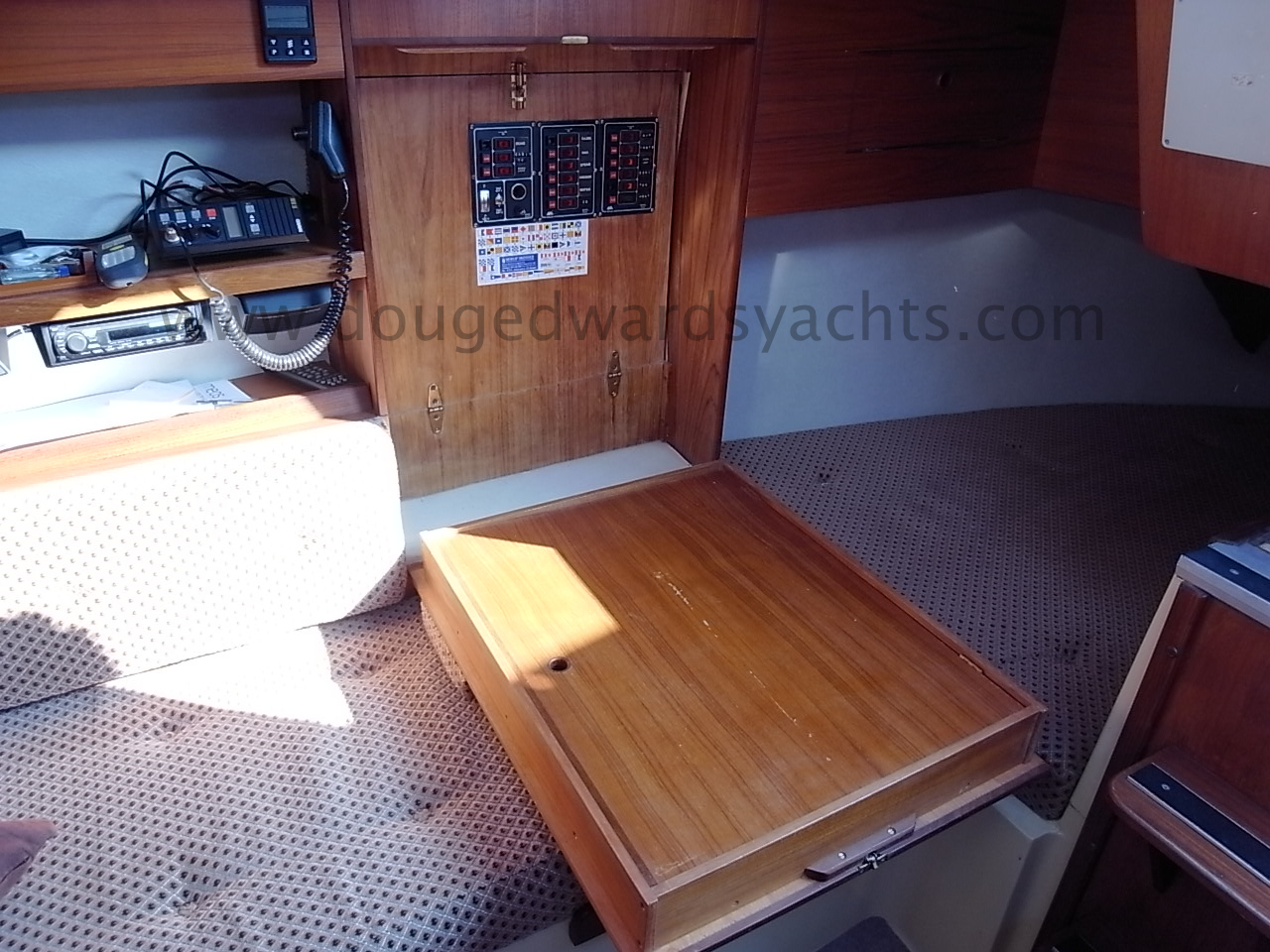 Mirage 2700 Bilge Keel – Doug Edwards Yachts
