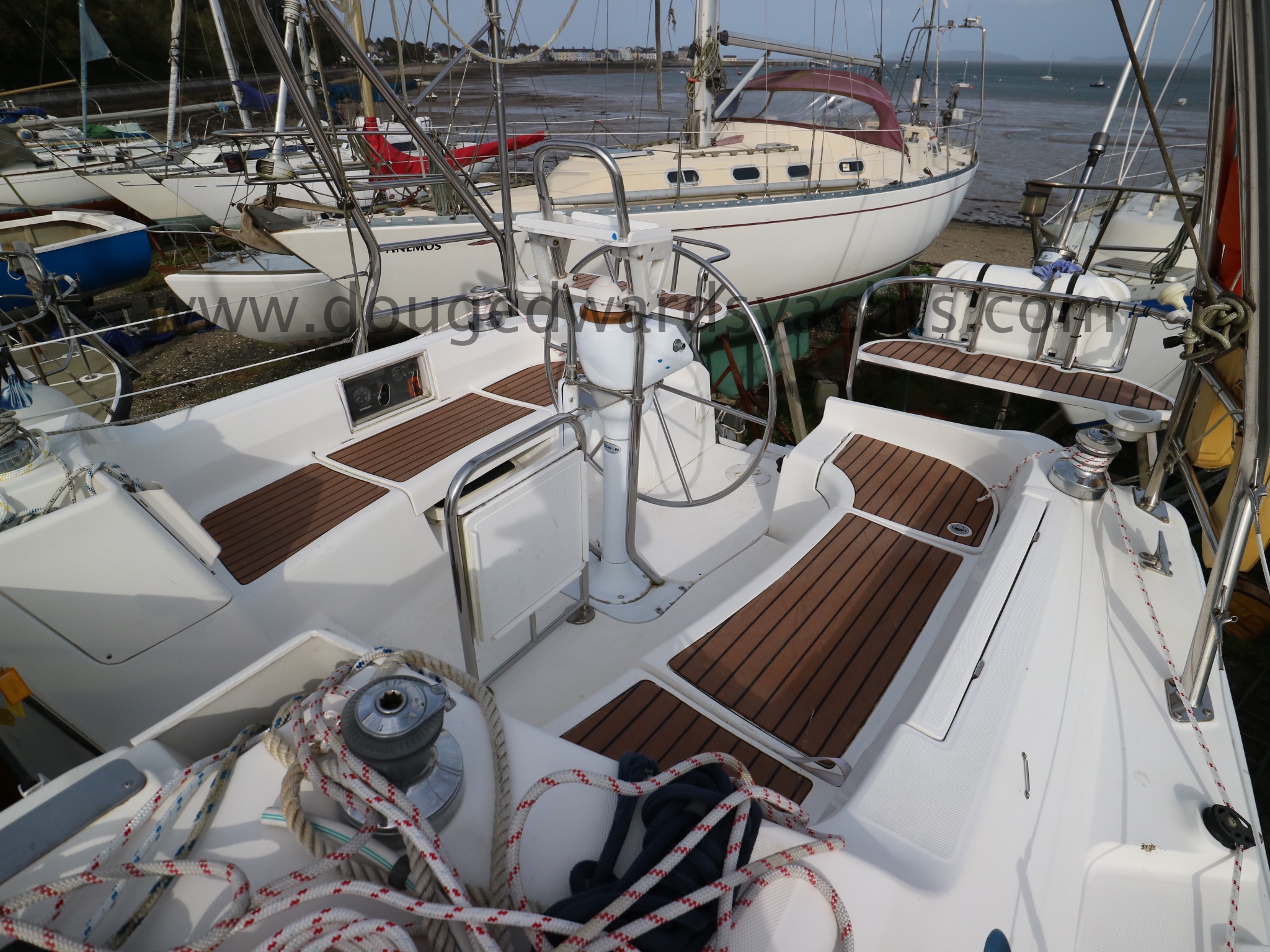 Hunter Legend 38 – Doug Edwards Yachts