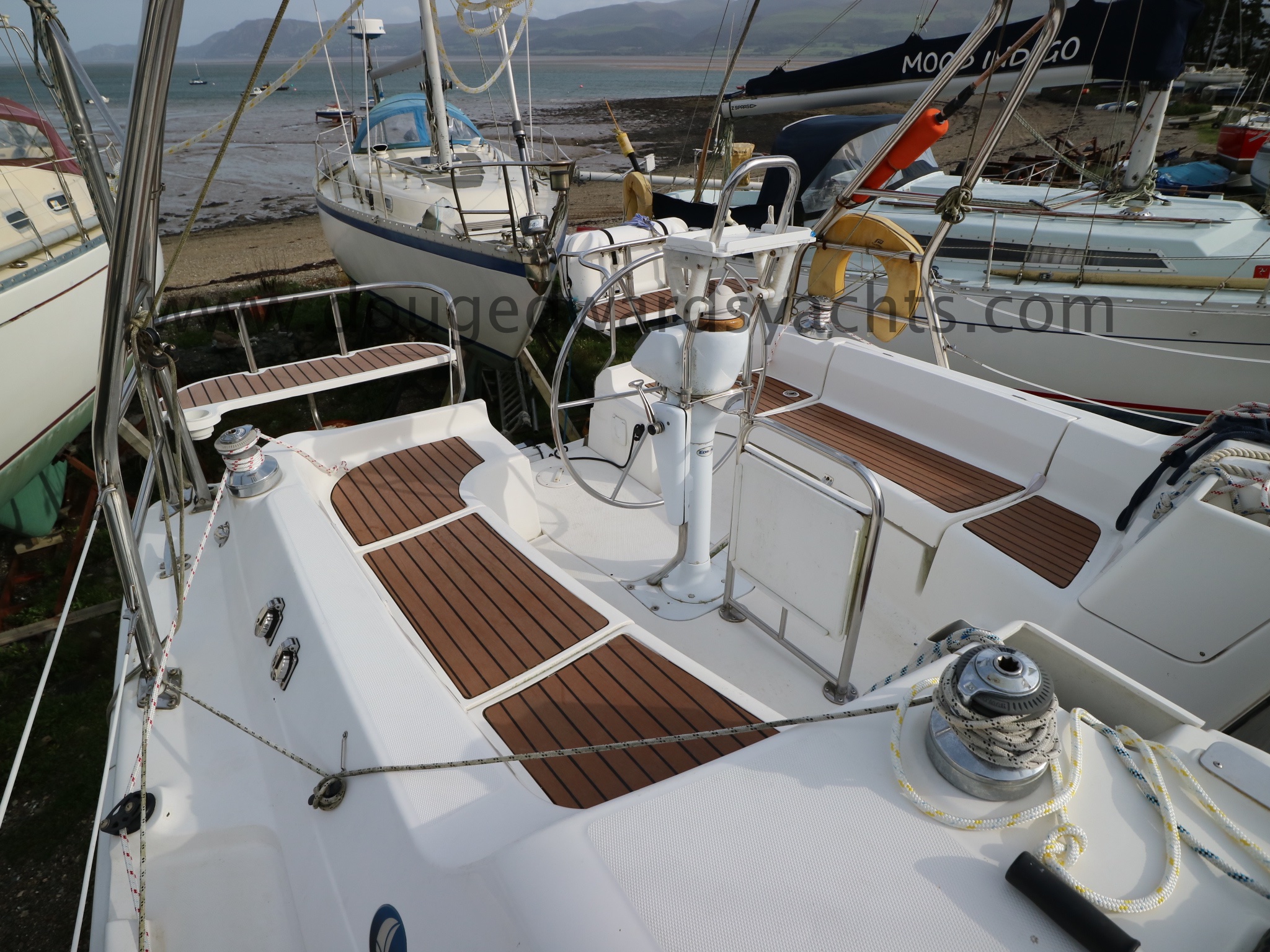 Hunter Legend 38 – Doug Edwards Yachts