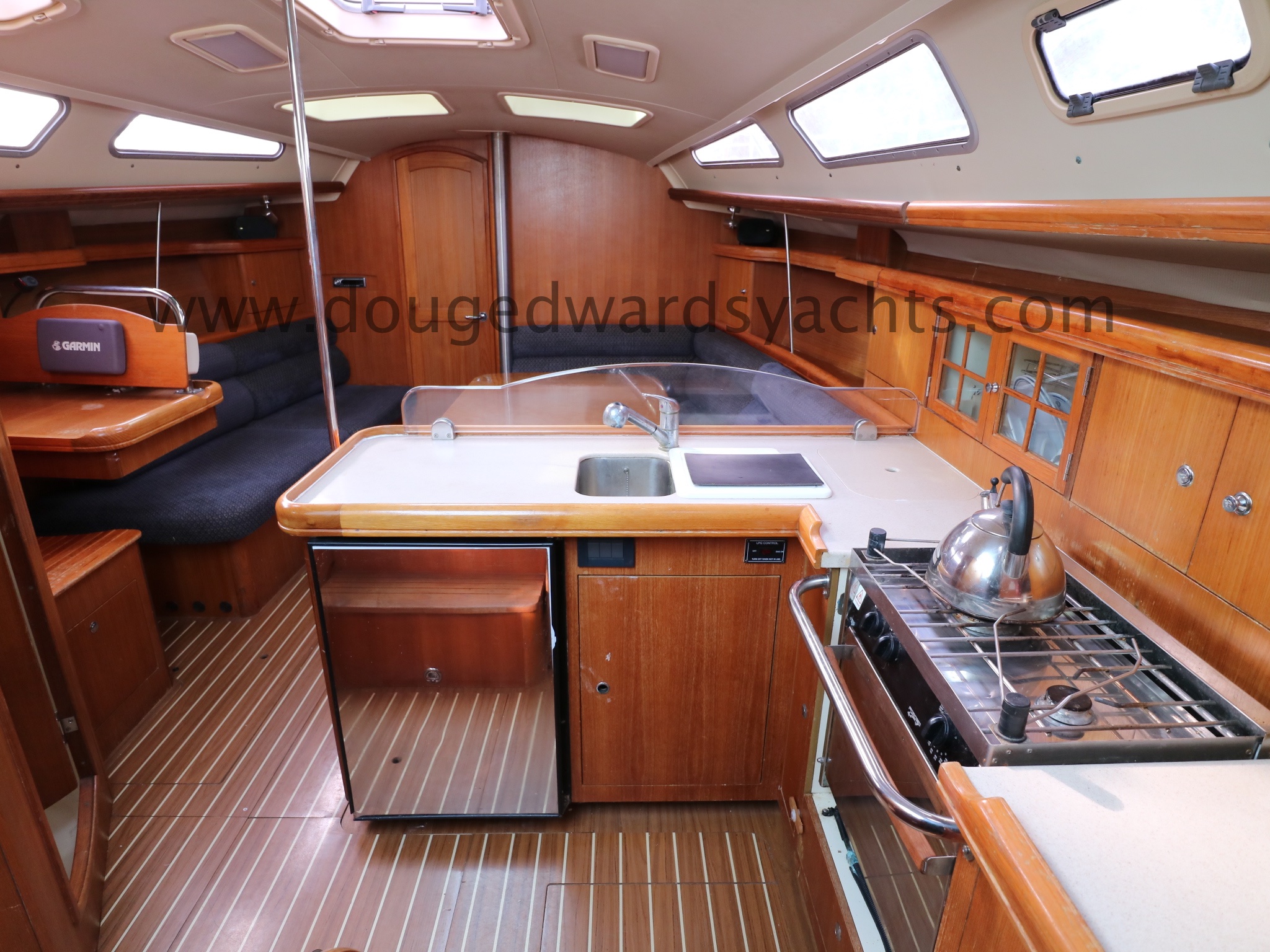 Hunter Legend 38 – Doug Edwards Yachts