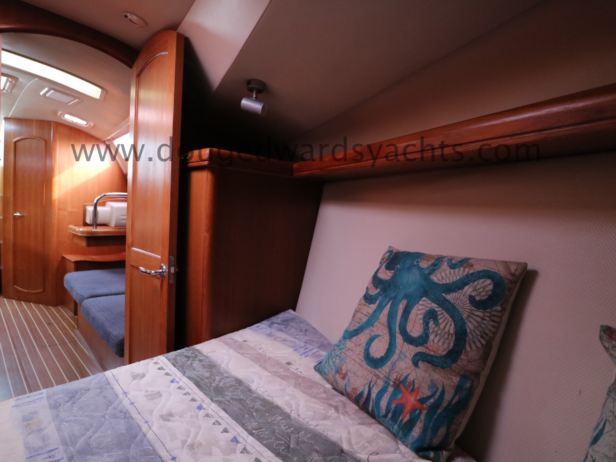 Hunter Legend 38 – Doug Edwards Yachts