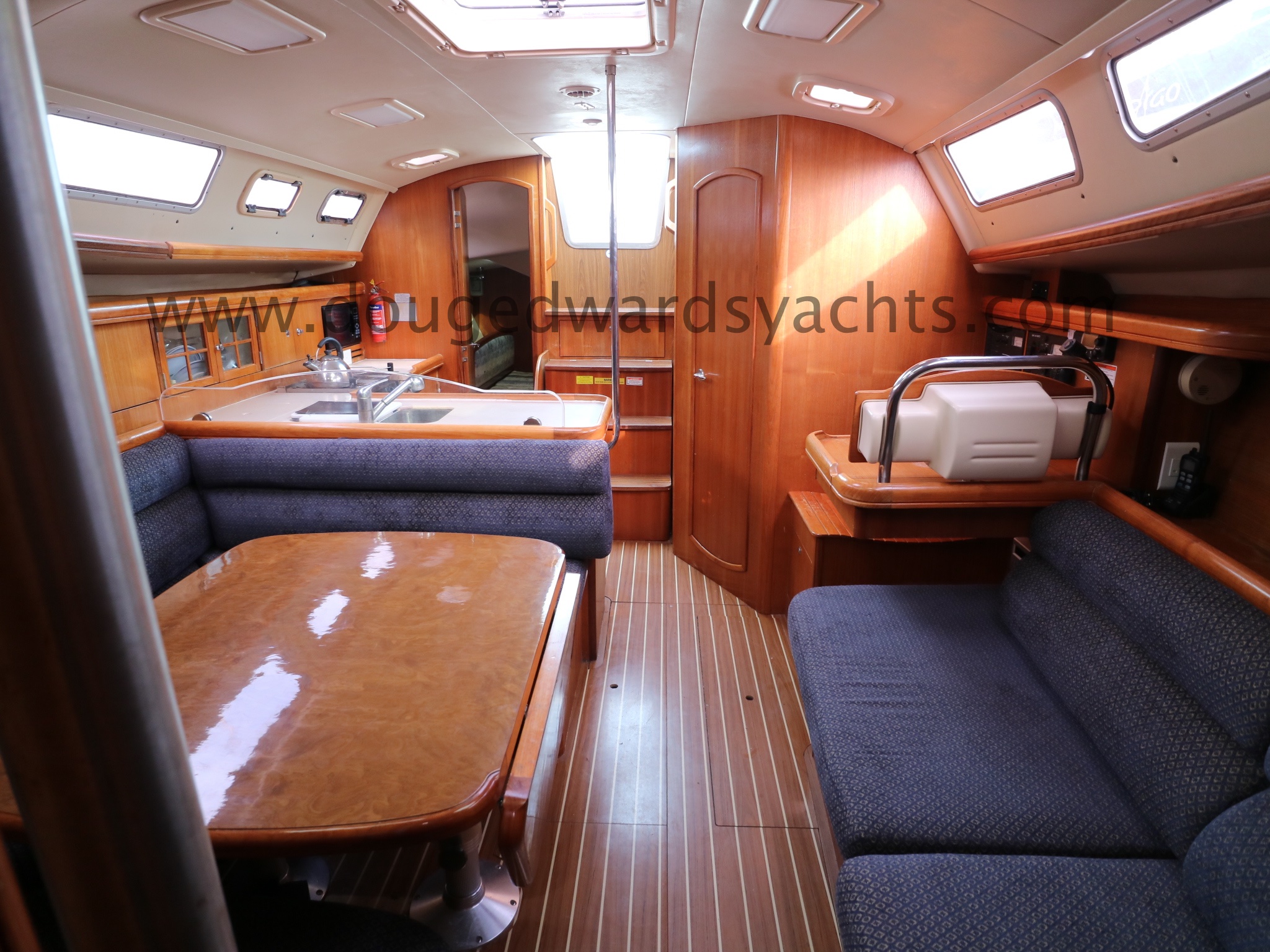 Hunter Legend 38 – Doug Edwards Yachts