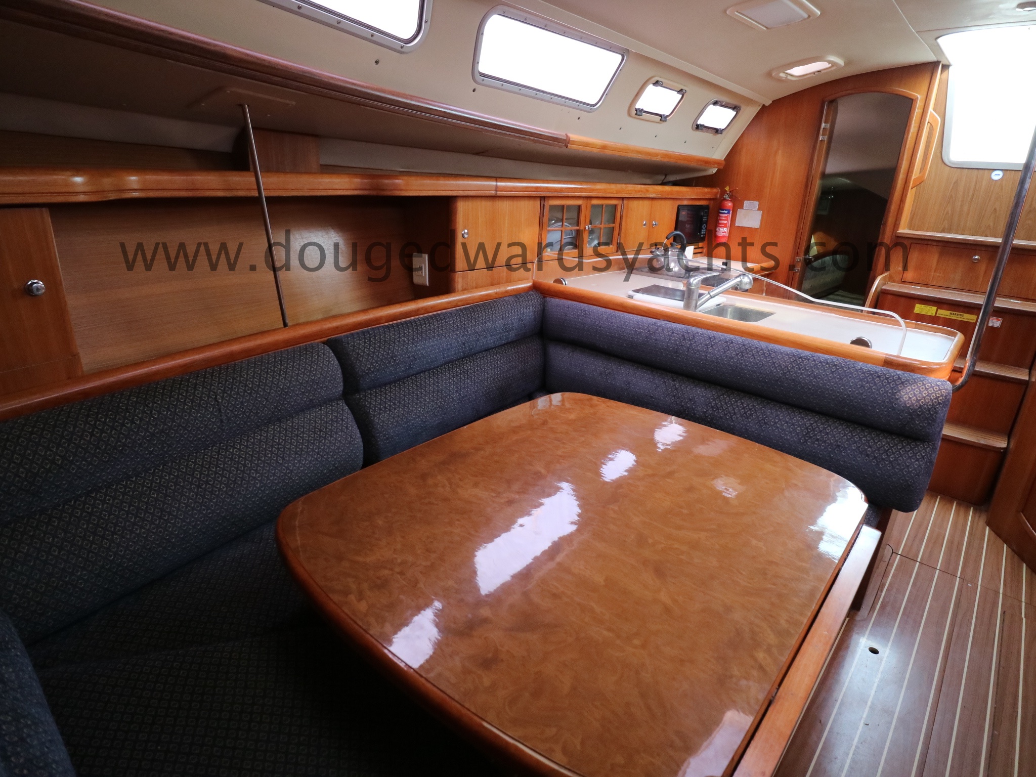 Hunter Legend 38 – Doug Edwards Yachts